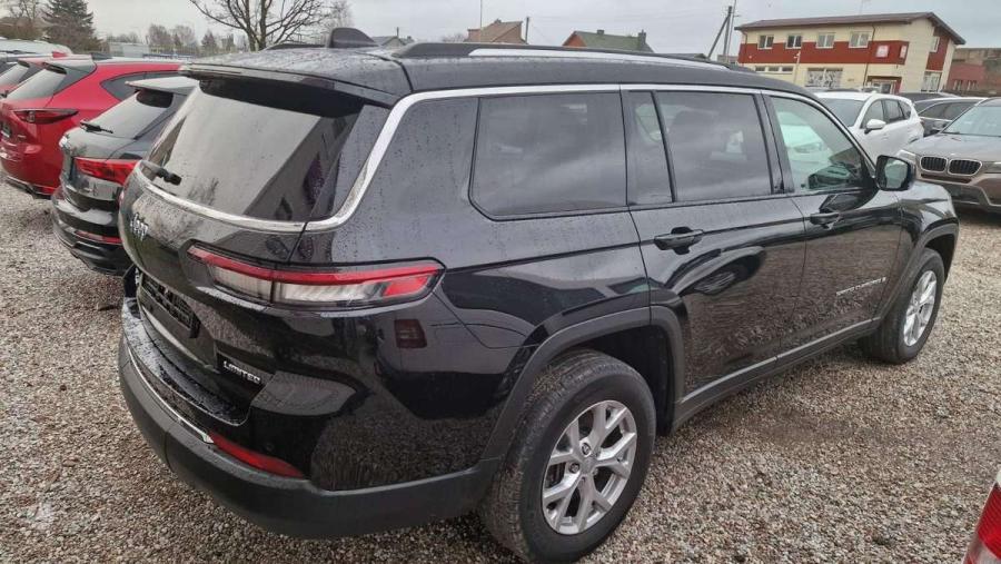Black Jeep Grand Cherokee 2021 in Kretinga, with an engine capacity of 3.60 L and mileage of 61 thousand km for 35900 €, photo 2 on AUTOMOTO.COM.LV