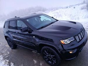 Black Jeep Grand Cherokee 2021 in Telschi, with an engine capacity of 3.60 L and mileage of 103 thousand km for 20999 €, photo 5 on AUTOMOTO.COM.LV