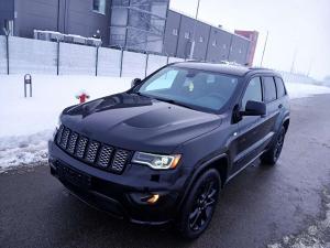 Black Jeep Grand Cherokee 2021 in Telschi, with an engine capacity of 3.60 L and mileage of 103 thousand km for 20999 €, photo 8 on AUTOMOTO.COM.LV