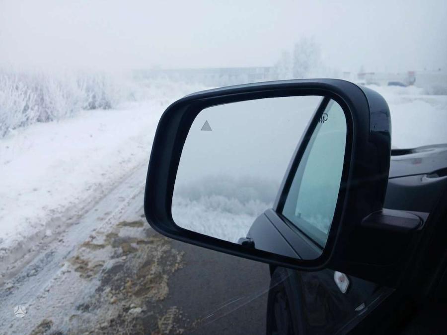 Black Jeep Grand Cherokee 2021 in Telschi, with an engine capacity of 3.60 L and mileage of 103 thousand km for 20999 €, photo 27 on AUTOMOTO.COM.LV