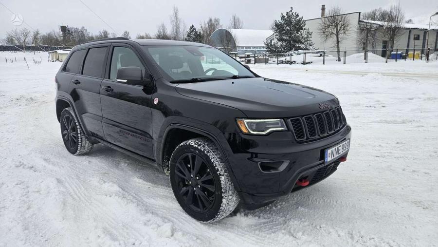 Melns Jeep Grand Cherokee 2021 Molėtai, ar dzinēja tilpumu 5.70 L un nobraukumu 78 tūkst. km par 35000 €, foto 1 vietnē AUTOMOTO.COM.LV