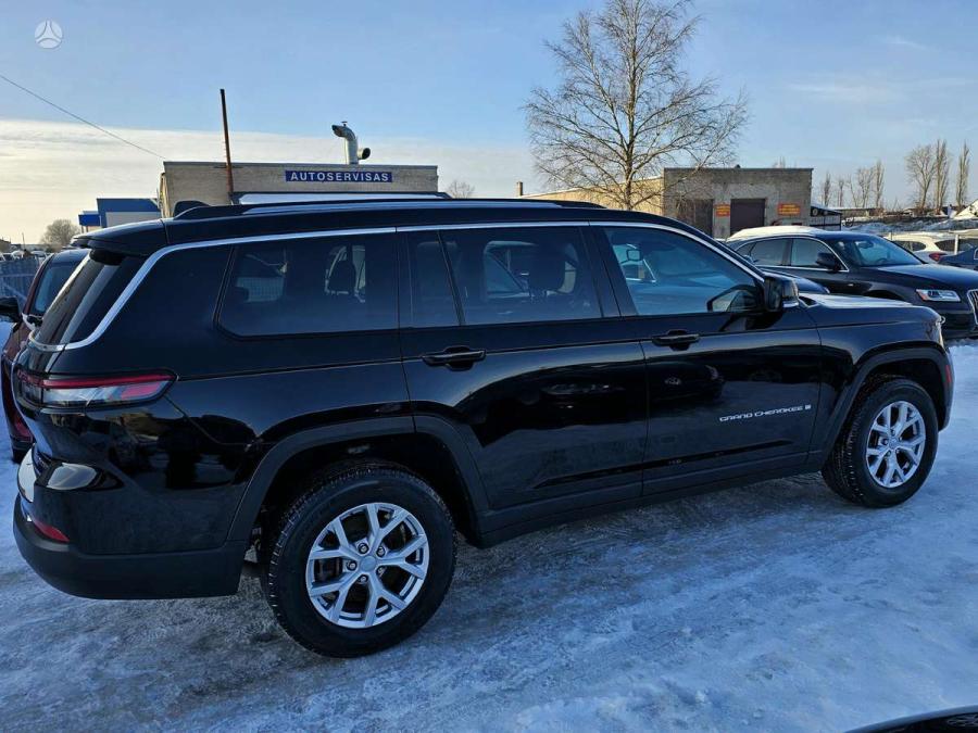 Black Jeep Grand Cherokee 2021 in Kretinga, with an engine capacity of 3.60 L and mileage of 61 thousand km for 34900 €, photo 3 on AUTOMOTO.COM.LV