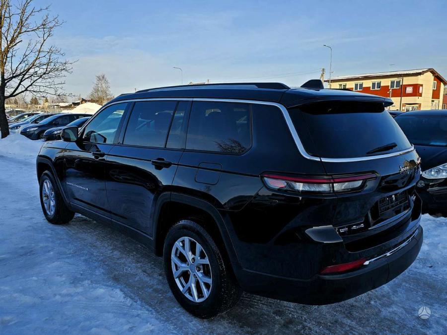 Black Jeep Grand Cherokee 2021 in Kretinga, with an engine capacity of 3.60 L and mileage of 61 thousand km for 34900 €, photo 5 on AUTOMOTO.COM.LV