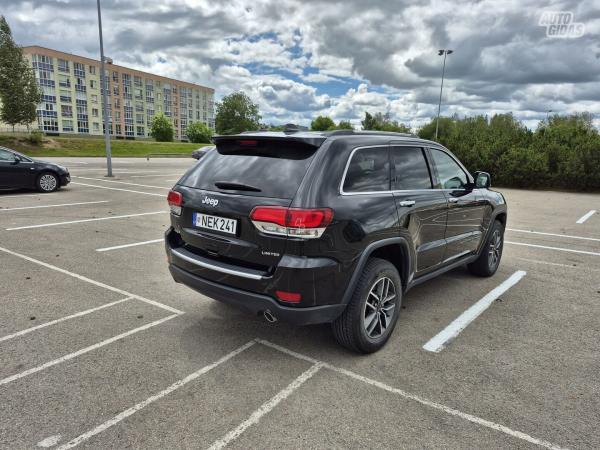 Melns Jeep Grand Cherokee 2021 Šauļi, ar dzinēja tilpumu 3.60 L un nobraukumu 43 tūkst. km par 23499 €, foto 3 vietnē AUTOMOTO.COM.LV