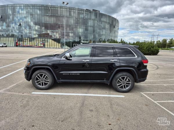 Melns Jeep Grand Cherokee 2021 Šauļi, ar dzinēja tilpumu 3.60 L un nobraukumu 43 tūkst. km par 23499 €, foto 5 vietnē AUTOMOTO.COM.LV