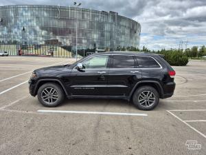 Black Jeep Grand Cherokee 2021 in Siauliai, with an engine capacity of 3.60 L and mileage of 43 thousand km for 23499 €, photo 6 on AUTOMOTO.COM.LV