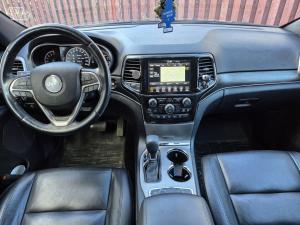 Black Jeep Grand Cherokee 2021 in Siauliai, with an engine capacity of 3.60 L and mileage of 43 thousand km for 23499 €, photo 11 on AUTOMOTO.COM.LV