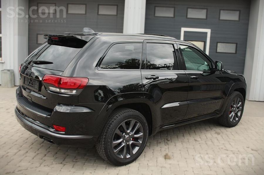 Black Jeep Grand Cherokee 2021 in Riga, with an engine capacity of 3.00 L and mileage of 0 thousand km for 21990 €, photo 7 on AUTOMOTO.COM.LV