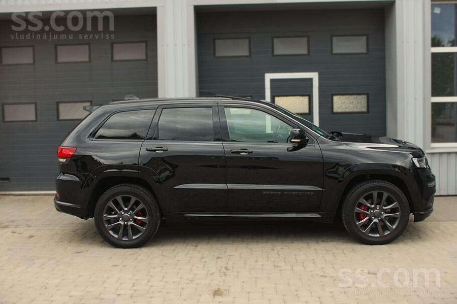 Black Jeep Grand Cherokee 2021 in Riga, with an engine capacity of 3.00 L and mileage of 0 thousand km for 21990 €, photo 8 on AUTOMOTO.COM.LV