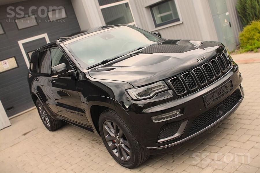Black Jeep Grand Cherokee 2021 in Riga, with an engine capacity of 3.00 L and mileage of 0 thousand km for 21990 €, photo 9 on AUTOMOTO.COM.LV