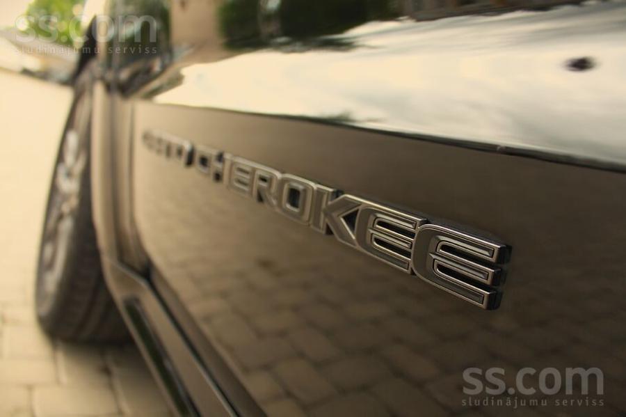 Black Jeep Grand Cherokee 2021 in Riga, with an engine capacity of 3.00 L and mileage of 0 thousand km for 21990 €, photo 11 on AUTOMOTO.COM.LV