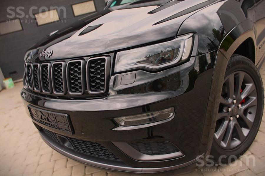Black Jeep Grand Cherokee 2021 in Riga, with an engine capacity of 3.00 L and mileage of 0 thousand km for 21990 €, photo 12 on AUTOMOTO.COM.LV