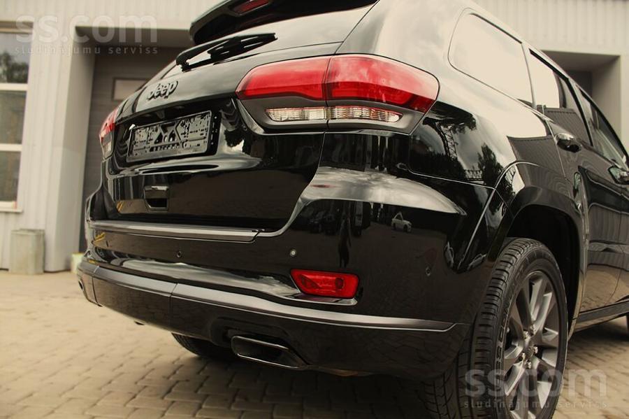 Black Jeep Grand Cherokee 2021 in Riga, with an engine capacity of 3.00 L and mileage of 0 thousand km for 21990 €, photo 13 on AUTOMOTO.COM.LV