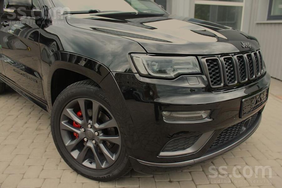 Black Jeep Grand Cherokee 2021 in Riga, with an engine capacity of 3.00 L and mileage of 0 thousand km for 21990 €, photo 15 on AUTOMOTO.COM.LV