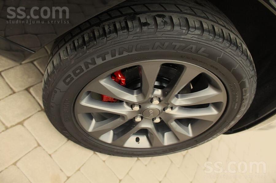Black Jeep Grand Cherokee 2021 in Riga, with an engine capacity of 3.00 L and mileage of 0 thousand km for 21990 €, photo 34 on AUTOMOTO.COM.LV