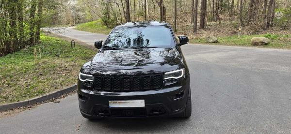 Melns Jeep Grand Cherokee 2021 Viļņa, ar dzinēja tilpumu 3.60 L un nobraukumu 159 tūkst. km par 21300 €, foto 3 vietnē AUTOMOTO.COM.LV
