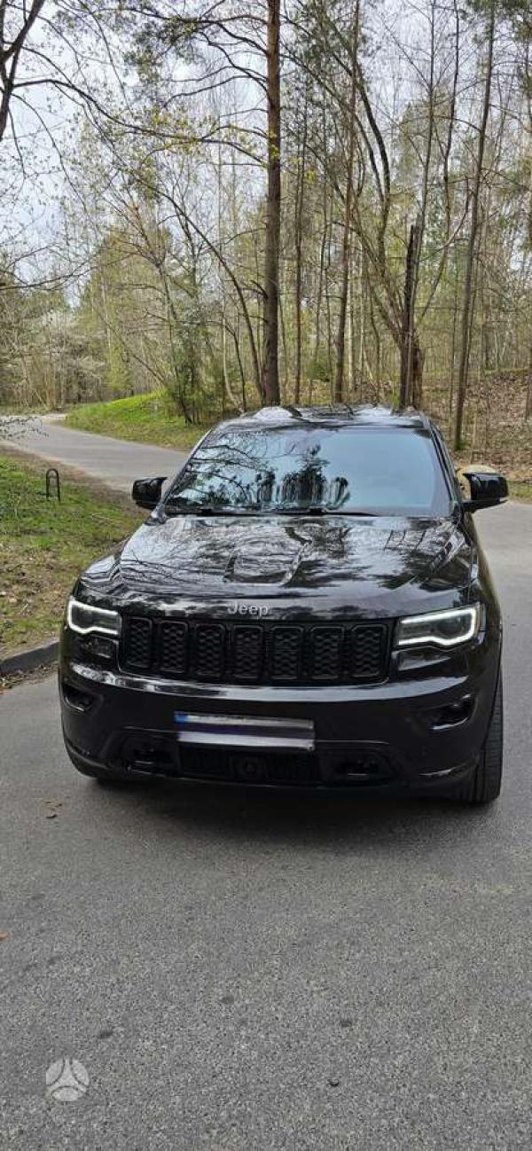 Melns Jeep Grand Cherokee 2021 Viļņa, ar dzinēja tilpumu 3.60 L un nobraukumu 159 tūkst. km par 21300 €, foto 4 vietnē AUTOMOTO.COM.LV