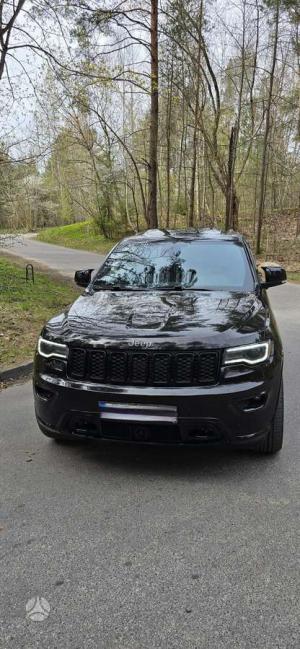 Melns Jeep Grand Cherokee 2021 Viļņa, ar dzinēja tilpumu 3.60 L un nobraukumu 159 tūkst. km par 21300 €, foto 5 vietnē AUTOMOTO.COM.LV