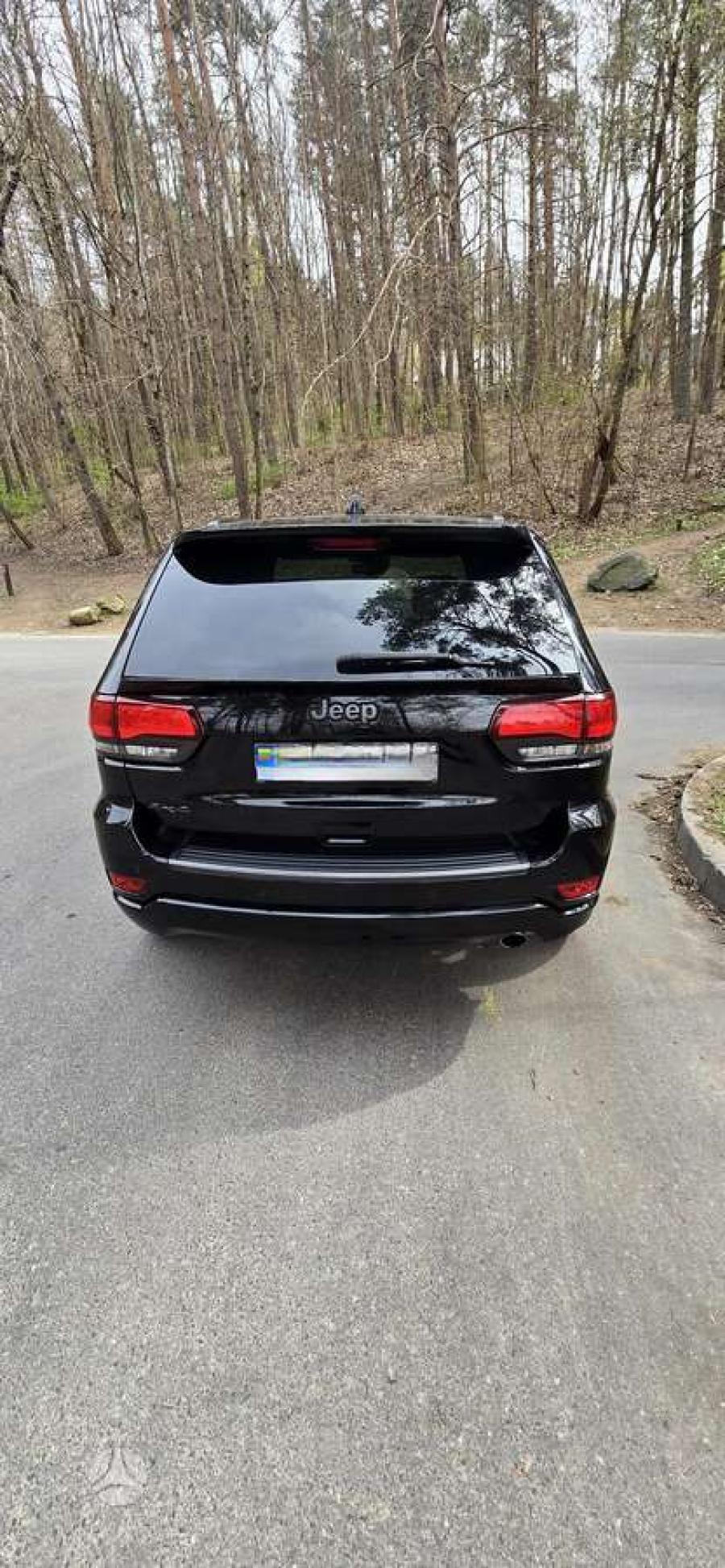 Melns Jeep Grand Cherokee 2021 Viļņa, ar dzinēja tilpumu 3.60 L un nobraukumu 159 tūkst. km par 21300 €, foto 11 vietnē AUTOMOTO.COM.LV