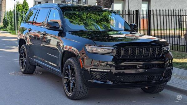 Black Jeep Grand Cherokee 2021 in Klaipeda, with an engine capacity of 3.60 L and mileage of 59 thousand km for 37950 €, photo 2 on AUTOMOTO.COM.LV
