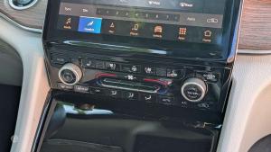 Melns Jeep Grand Cherokee 2021 Klaipėda, ar dzinēja tilpumu 3.60 L un nobraukumu 59 tūkst. km par 37950 €, foto 15 vietnē AUTOMOTO.COM.LV
