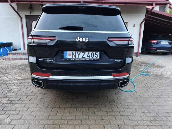 Black Jeep Grand Cherokee 2021 in Telschi, with an engine capacity of 3.60 L and mileage of 118 thousand km for 49999 €, photo 5 on AUTOMOTO.COM.LV