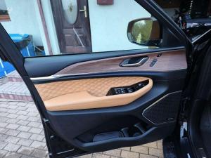 Black Jeep Grand Cherokee 2021 in Telschi, with an engine capacity of 3.60 L and mileage of 118 thousand km for 49999 €, photo 37 on AUTOMOTO.COM.LV