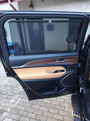 Black Jeep Grand Cherokee 2021 in Telschi, with an engine capacity of 3.60 L and mileage of 118 thousand km for 49999 €, photo 39 on AUTOMOTO.COM.LV