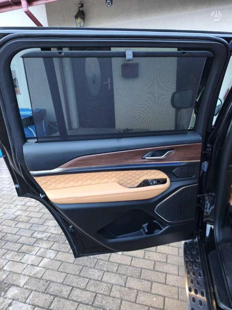 Black Jeep Grand Cherokee 2021 in Telschi, with an engine capacity of 3.60 L and mileage of 118 thousand km for 49999 €, photo 39 on AUTOMOTO.COM.LV