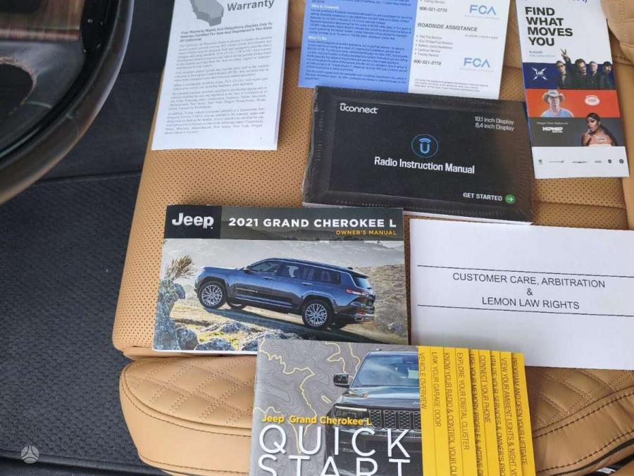 Black Jeep Grand Cherokee 2021 in Telschi, with an engine capacity of 3.60 L and mileage of 118 thousand km for 49999 €, photo 46 on AUTOMOTO.COM.LV