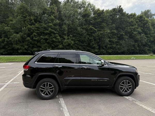 Black Jeep Grand Cherokee 2021 in Klaipeda, with an engine capacity of 3.60 L and mileage of 68 thousand km for 20500 €, photo 4 on AUTOMOTO.COM.LV