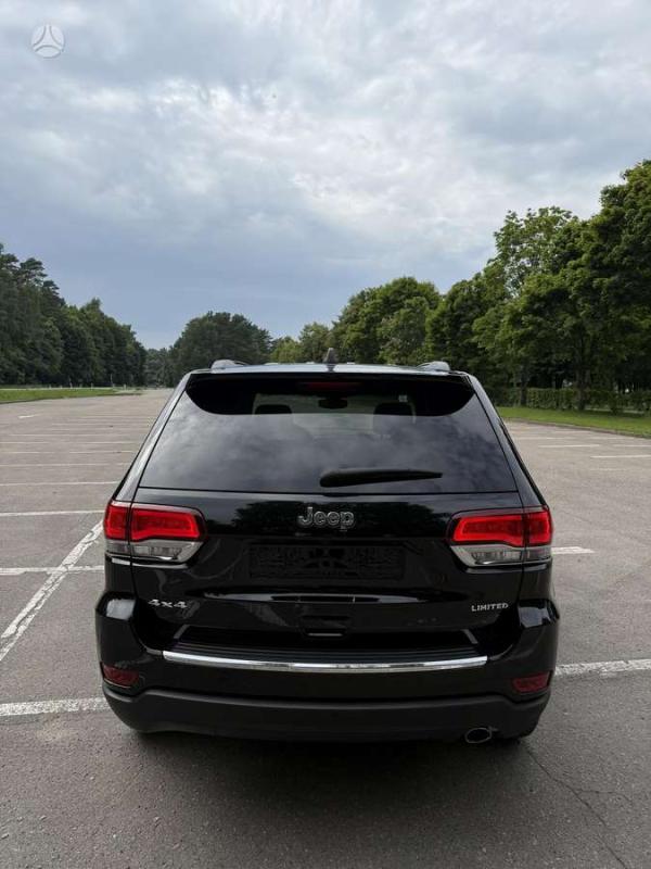 Black Jeep Grand Cherokee 2021 in Klaipeda, with an engine capacity of 3.60 L and mileage of 68 thousand km for 20500 €, photo 6 on AUTOMOTO.COM.LV