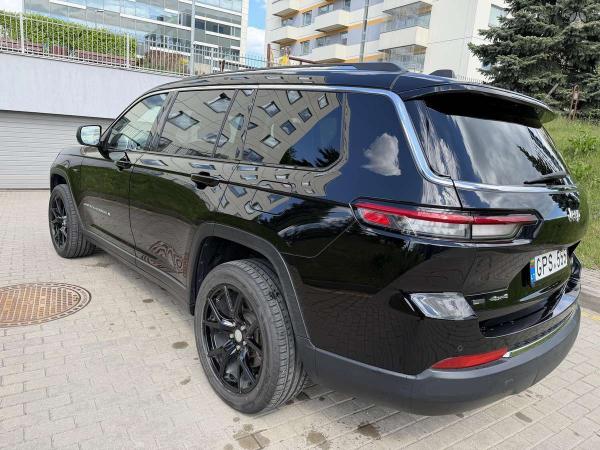 Melns Jeep Grand Cherokee 2021 Viļņa, ar dzinēja tilpumu 3.60 L un nobraukumu 64 tūkst. km par 31300 €, foto 4 vietnē AUTOMOTO.COM.LV