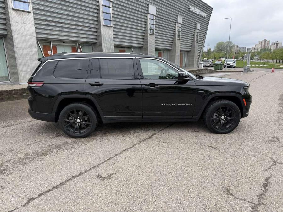 Melns Jeep Grand Cherokee 2021 Viļņa, ar dzinēja tilpumu 3.60 L un nobraukumu 66 tūkst. km par 31500 €, foto 7 vietnē AUTOMOTO.COM.LV