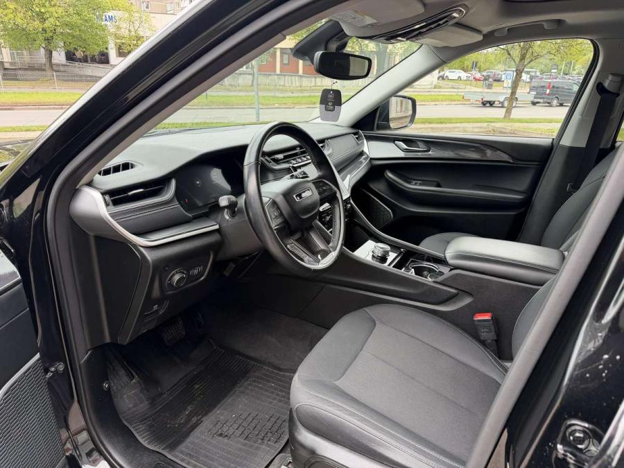 Melns Jeep Grand Cherokee 2021 Viļņa, ar dzinēja tilpumu 3.60 L un nobraukumu 66 tūkst. km par 31500 €, foto 11 vietnē AUTOMOTO.COM.LV