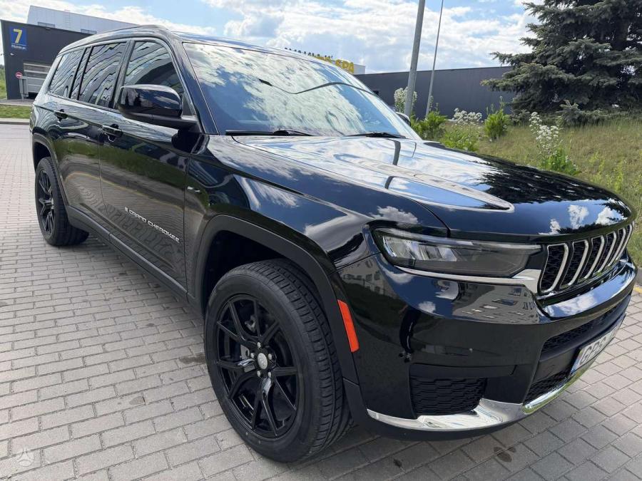Melns Jeep Grand Cherokee 2021 Viļņa, ar dzinēja tilpumu 3.60 L un nobraukumu 66 tūkst. km par 31500 €, foto 21 vietnē AUTOMOTO.COM.LV