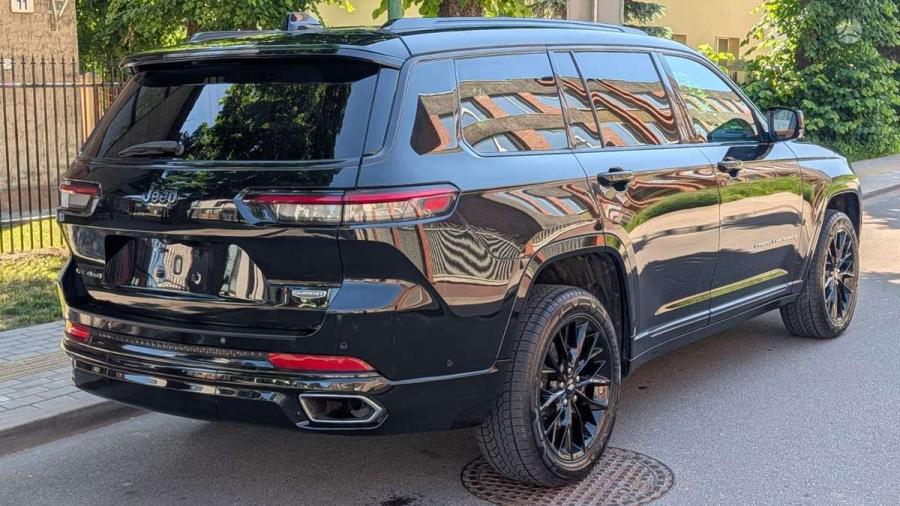 Black Jeep Grand Cherokee 2021 in Klaipeda, with an engine capacity of 3.60 L and mileage of 60 thousand km for 29900 €, photo 7 on AUTOMOTO.COM.LV