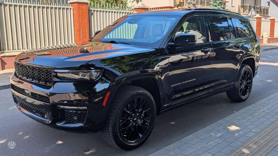 Black Jeep Grand Cherokee 2021 in Klaipeda, with an engine capacity of 3.60 L and mileage of 60 thousand km for 29900 €, photo 10 on AUTOMOTO.COM.LV