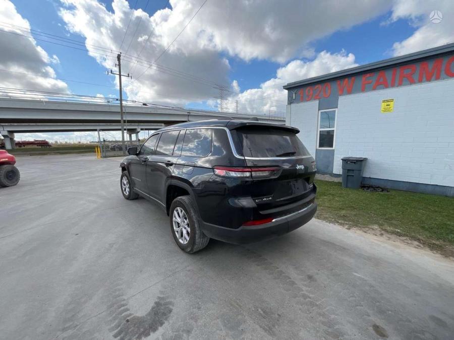Black Jeep Grand Cherokee 2022 in Ukmerge, with an engine capacity of 3.60 L and mileage of 25 thousand km for 19990 €, photo 1 on AUTOMOTO.COM.LV