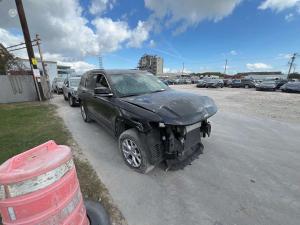 Black Jeep Grand Cherokee 2022 in Ukmerge, with an engine capacity of 3.60 L and mileage of 25 thousand km for 19990 €, photo 5 on AUTOMOTO.COM.LV