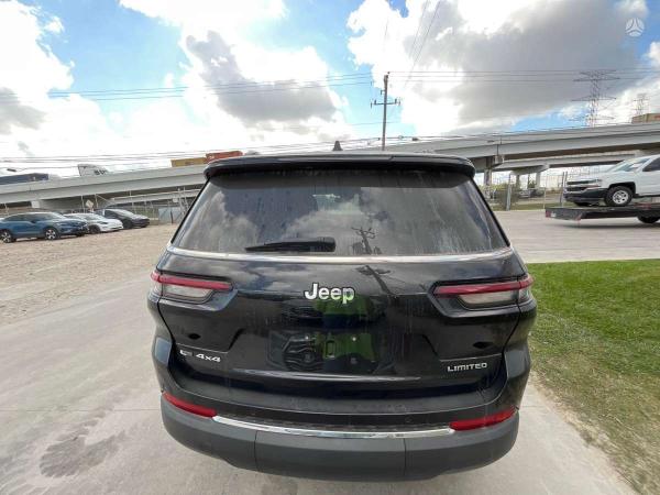 Black Jeep Grand Cherokee 2022 in Ukmerge, with an engine capacity of 3.60 L and mileage of 25 thousand km for 19990 €, photo 8 on AUTOMOTO.COM.LV