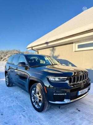 Black Jeep Grand Cherokee 2022 in Alytus, with an engine capacity of 3.60 L and mileage of 117 thousand km for 38000 €, photo 5 on AUTOMOTO.COM.LV