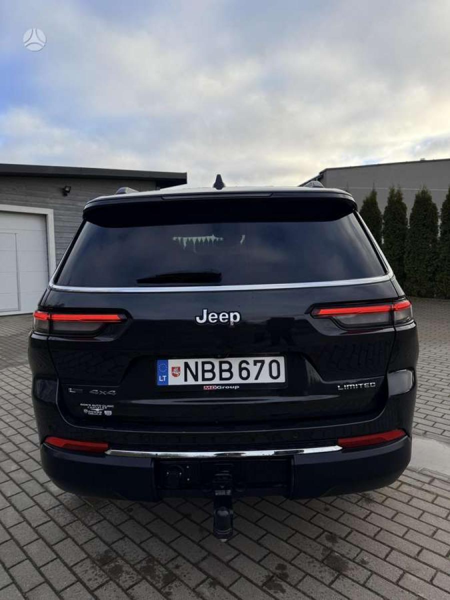 Black Jeep Grand Cherokee 2022 in Alytus, with an engine capacity of 3.60 L and mileage of 117 thousand km for 38000 €, photo 13 on AUTOMOTO.COM.LV