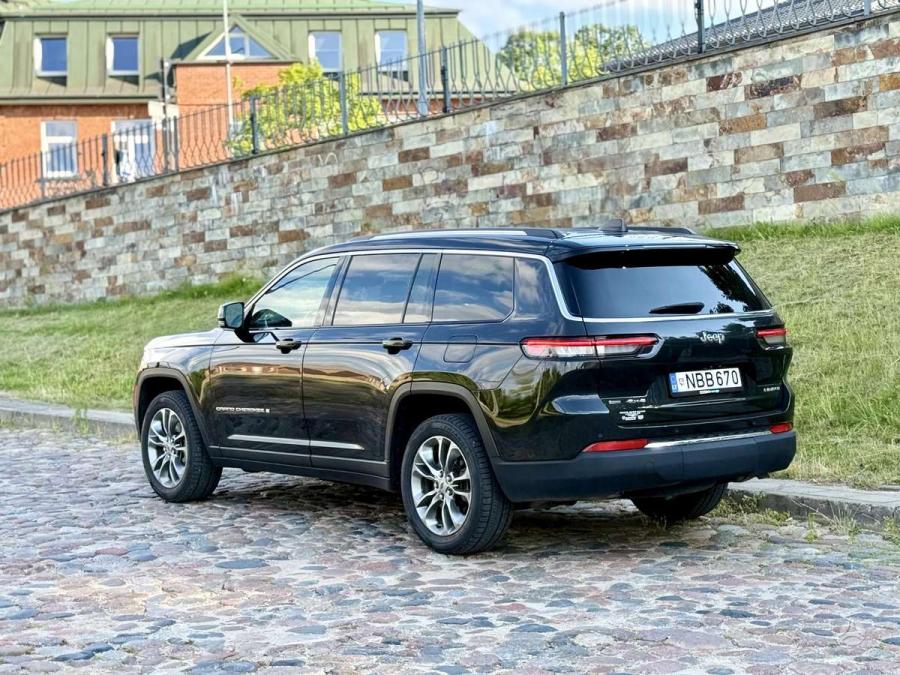 Melns Jeep Grand Cherokee 2022 Alīta, ar dzinēja tilpumu 3.60 L un nobraukumu 119 tūkst. km par 34900 €, foto 4 vietnē AUTOMOTO.COM.LV