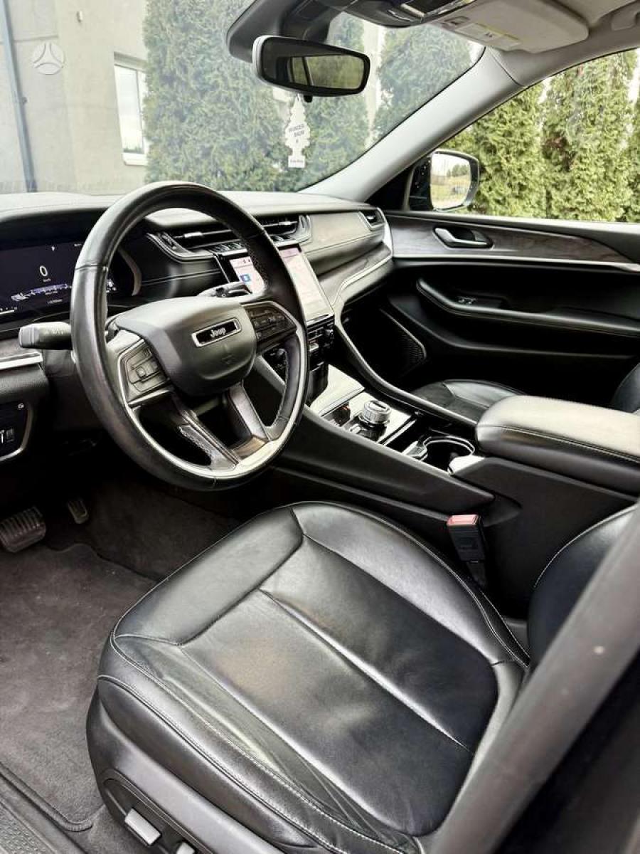 Melns Jeep Grand Cherokee 2022 Alīta, ar dzinēja tilpumu 3.60 L un nobraukumu 119 tūkst. km par 34900 €, foto 6 vietnē AUTOMOTO.COM.LV
