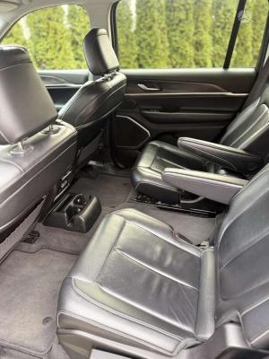 Melns Jeep Grand Cherokee 2022 Alīta, ar dzinēja tilpumu 3.60 L un nobraukumu 119 tūkst. km par 34900 €, foto 10 vietnē AUTOMOTO.COM.LV