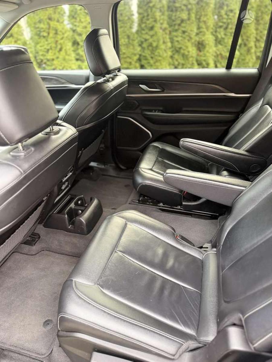 Melns Jeep Grand Cherokee 2022 Alīta, ar dzinēja tilpumu 3.60 L un nobraukumu 119 tūkst. km par 34900 €, foto 10 vietnē AUTOMOTO.COM.LV