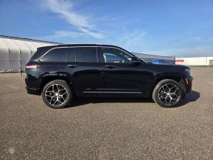 Melns Jeep Grand Cherokee 2022 Kauņa, ar dzinēja tilpumu 5.65 L un nobraukumu 67 tūkst. km par 39999 €, foto 6 vietnē AUTOMOTO.COM.LV