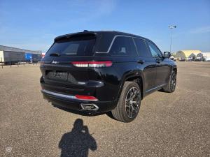 Melns Jeep Grand Cherokee 2022 Kauņa, ar dzinēja tilpumu 5.65 L un nobraukumu 67 tūkst. km par 39999 €, foto 7 vietnē AUTOMOTO.COM.LV