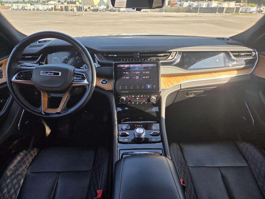Melns Jeep Grand Cherokee 2022 Kauņa, ar dzinēja tilpumu 5.65 L un nobraukumu 67 tūkst. km par 39999 €, foto 11 vietnē AUTOMOTO.COM.LV